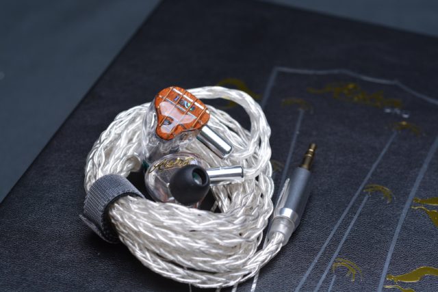 【新製品】#flipears より、プロ向けにも最適なIEM「AISHA Pro (Universal Fit)」が登場!!【12/4(土)発売】 - イヤホン・ヘッドホン専門店eイヤホンのブログ