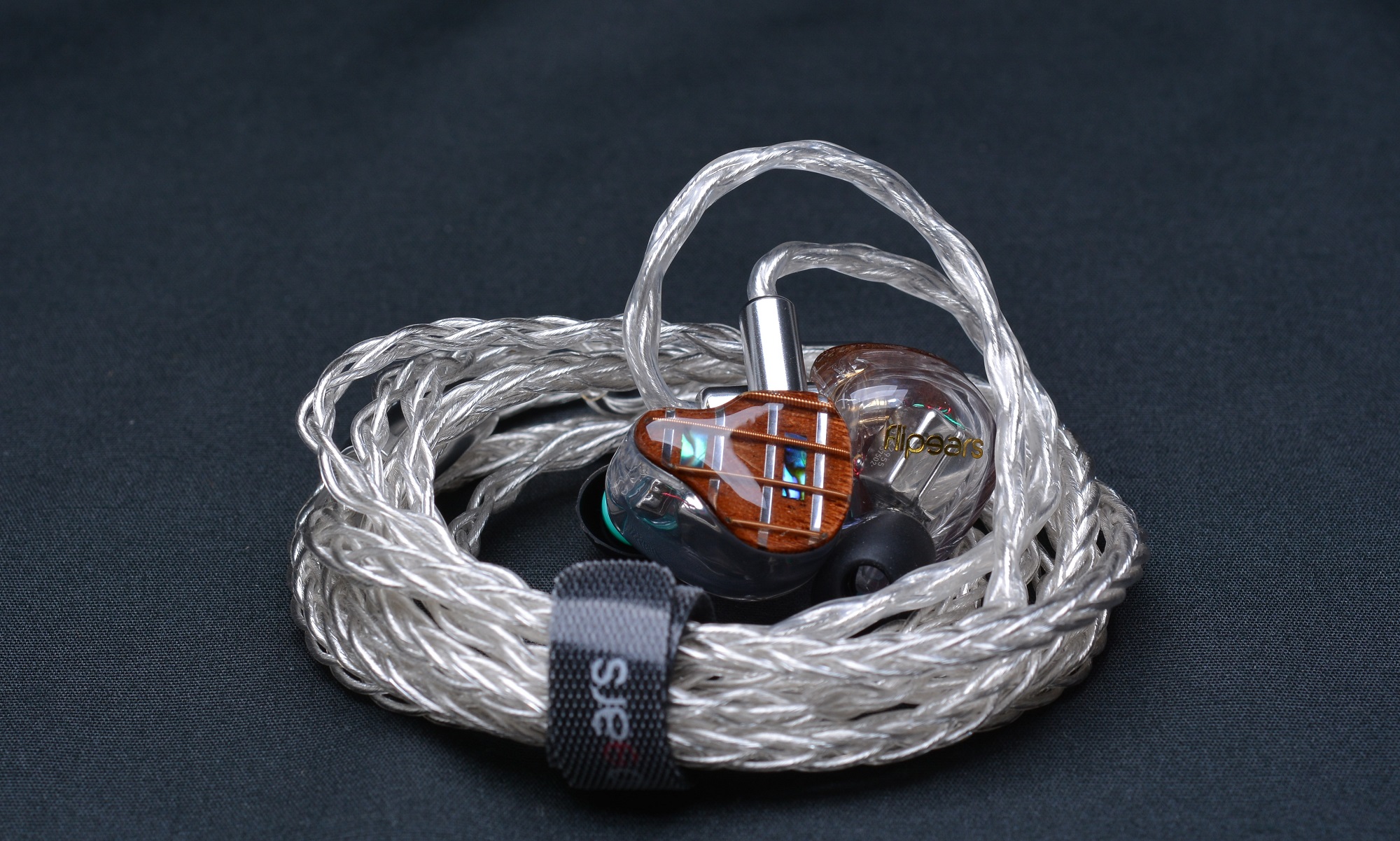 【新製品】#flipears より、プロ向けにも最適なIEM「AISHA Pro (Universal Fit)」が登場!!【12/4(土)発売】 - イヤホン・ヘッドホン専門店eイヤホンのブログ