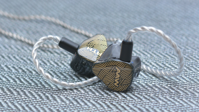 【新製品】AAWから、多数の技術を盛り込んだハイブリッドモデル「ATH」が登場！【発売 11/7(金)】 - イヤホン・ヘッドホン専門店eイヤホンのブログ