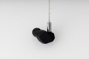 #final から樹脂製ボディと独自開発のドライバーを搭載した有線イヤホン『A5000』が登場！【12/23発売】 - イヤホン・ヘッドホン専門店eイヤホンのブログ