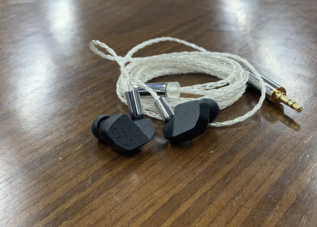 【試聴展開開始！】待望の有線新製品！final A5000試聴機来ましたよー！ご予約受付中！【12/23発売開始】 - イヤホン・ヘッドホン専門店eイヤホンのブログ