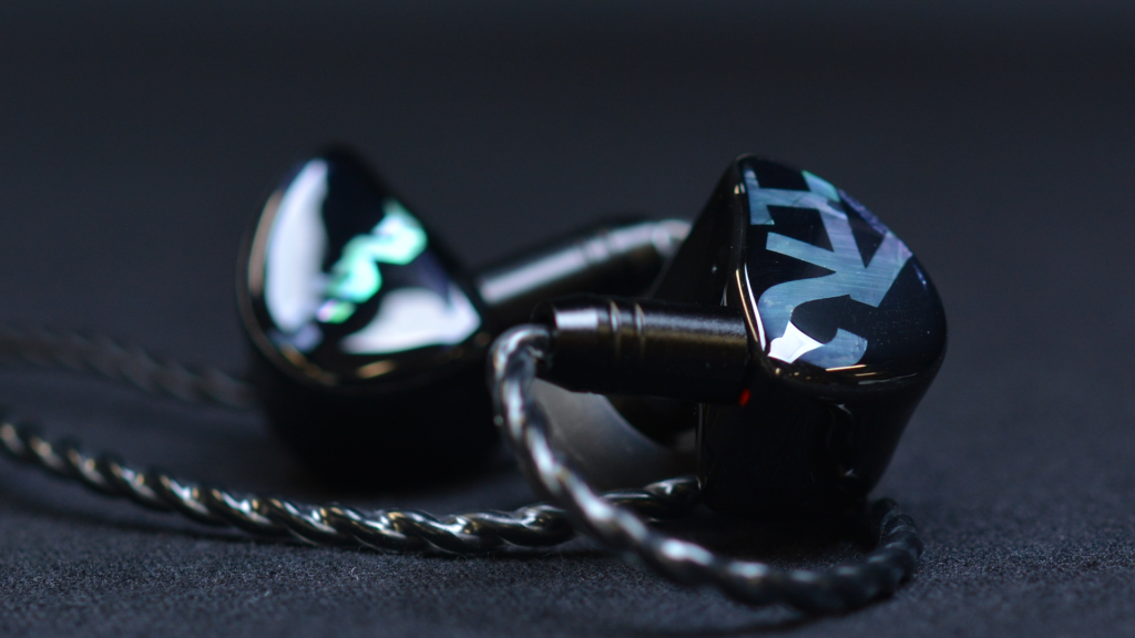 【新製品】AAWから、デザインとサウンドにこだわった新エントリーモデル『A2H+ (Universal Fit)』が登場！【12/15発売 ...